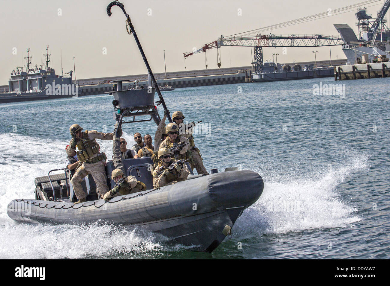 Marines in bahrain -Fotos und -Bildmaterial in hoher Auflösung – Alamy