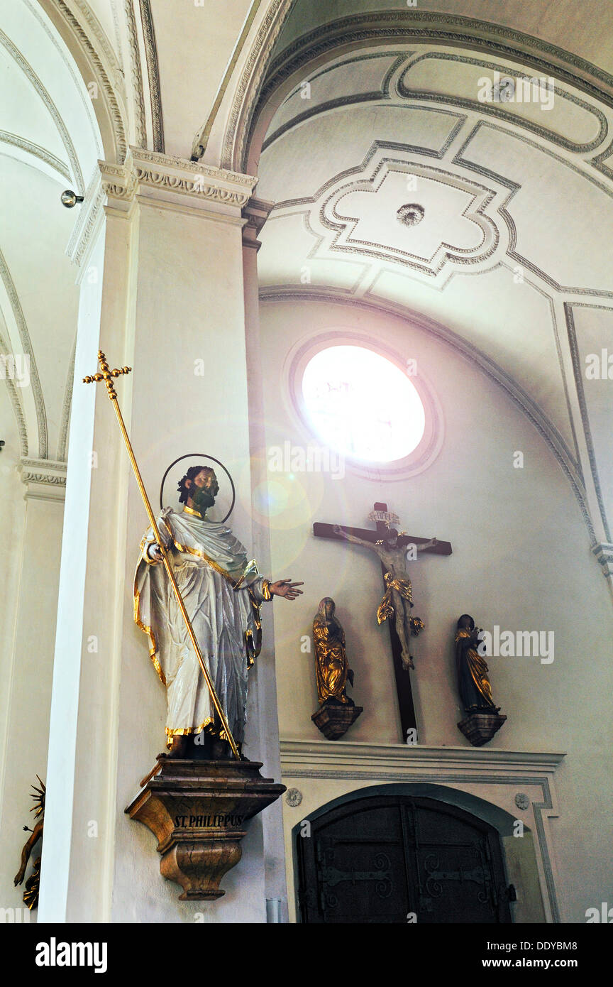 Katholische pfarrei des heiligen kreuzes -Fotos und -Bildmaterial in hoher Auflösung – Alamy