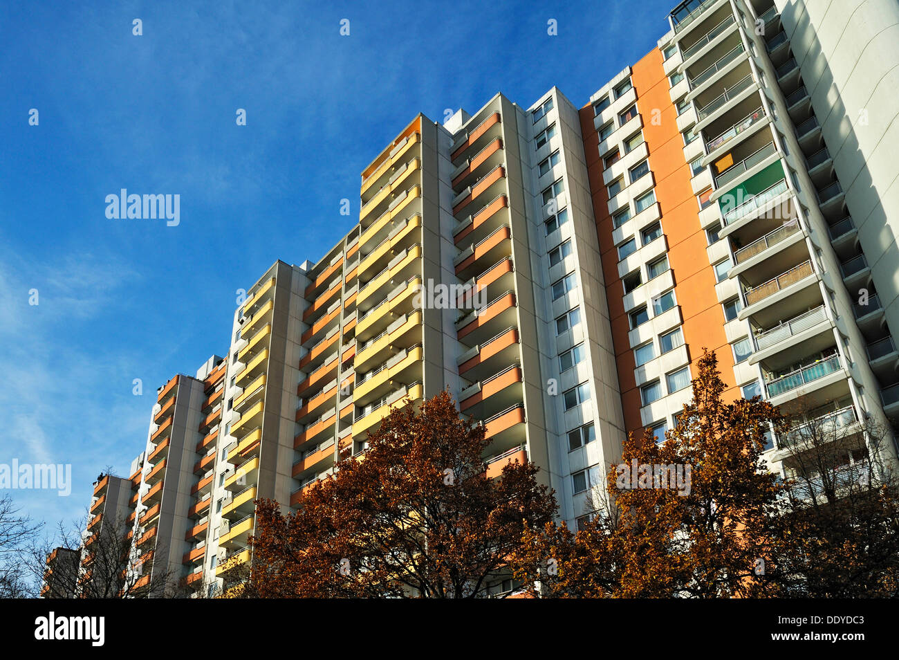 Wohnung in hochhaus wohnhaus -Fotos und -Bildmaterial in hoher ...