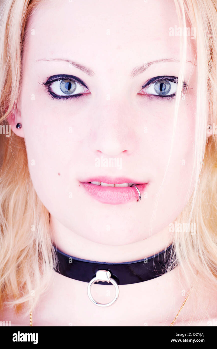 Pierced lip -Fotos und -Bildmaterial in hoher Auflösung – Alamy