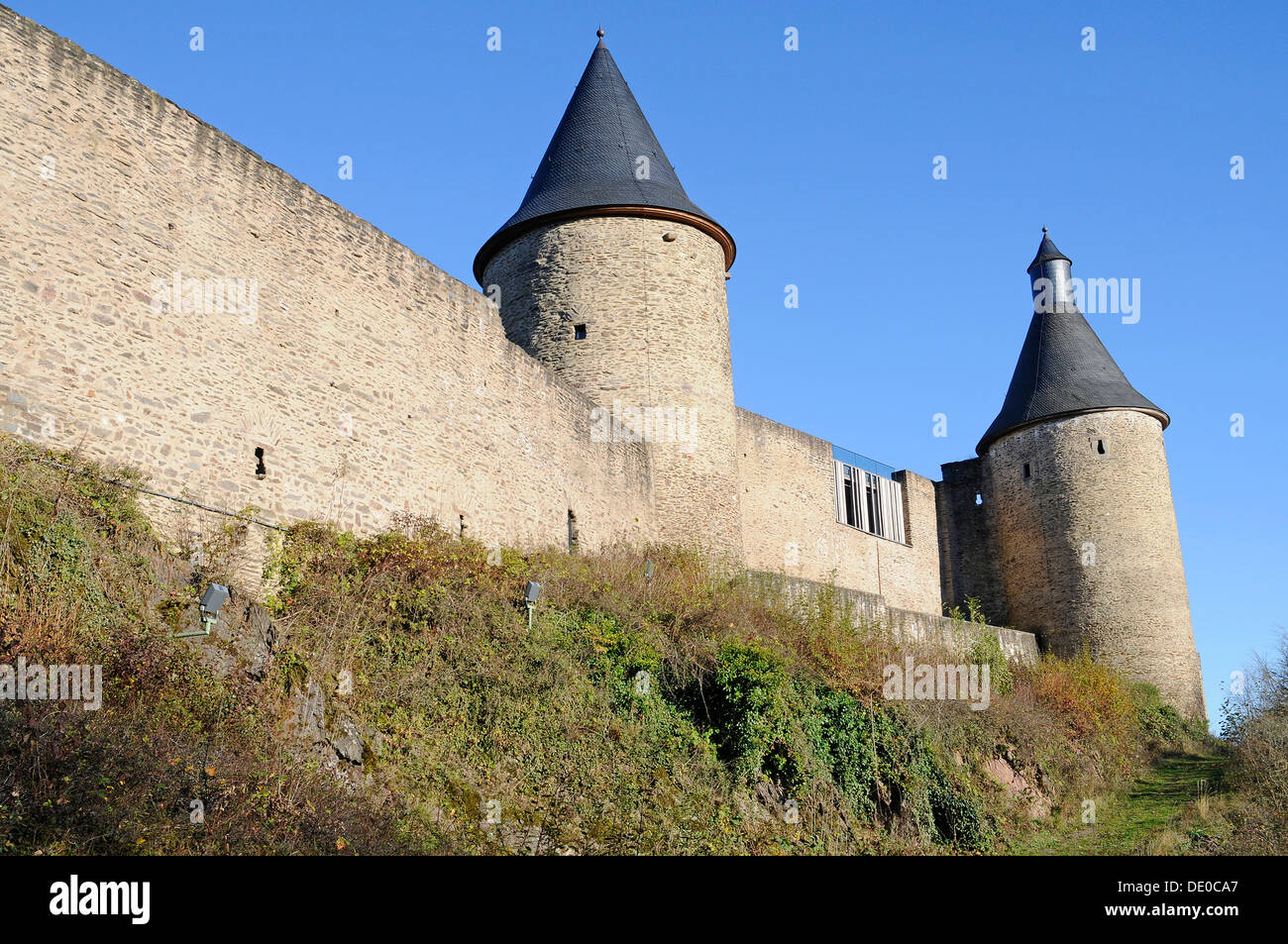 Bourscheid castle luxembourg -Fotos und -Bildmaterial in hoher ...