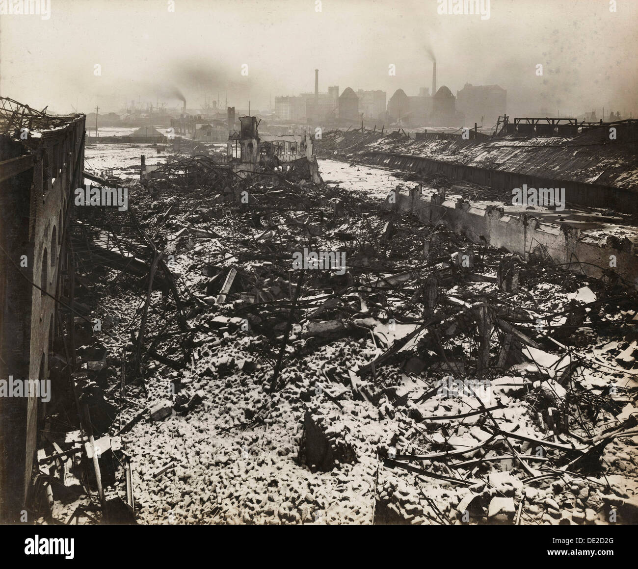 Munitionsfabrik explosion -Fotos und -Bildmaterial in hoher Auflösung ...