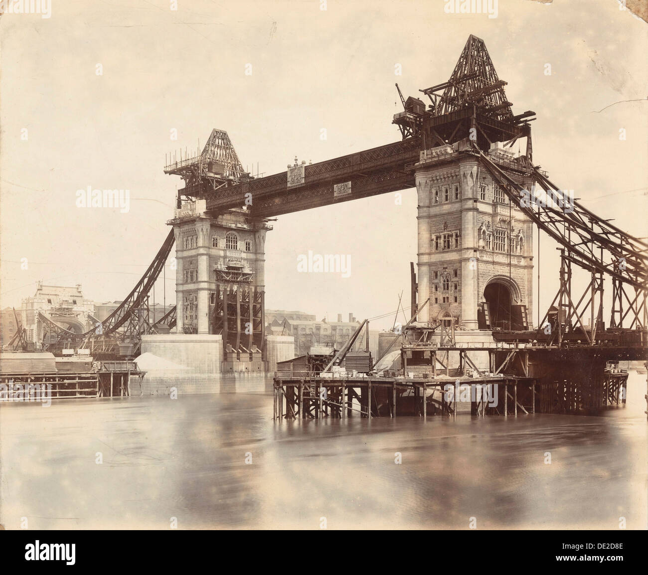 Tower Bridge im Bau, London, c 1893. Artist: Unbekannt Stockfotografie ...