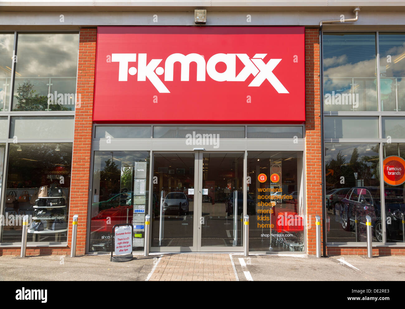 Tkmaxx logo -Fotos und -Bildmaterial in hoher Auflösung – Alamy