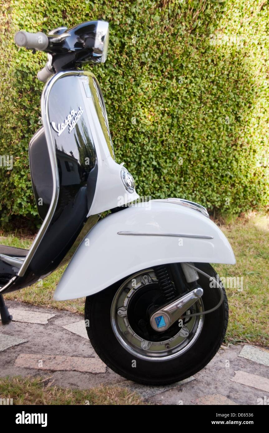 1968 Vespa Sprint, komplett restauriert Stockfotografie - Alamy
