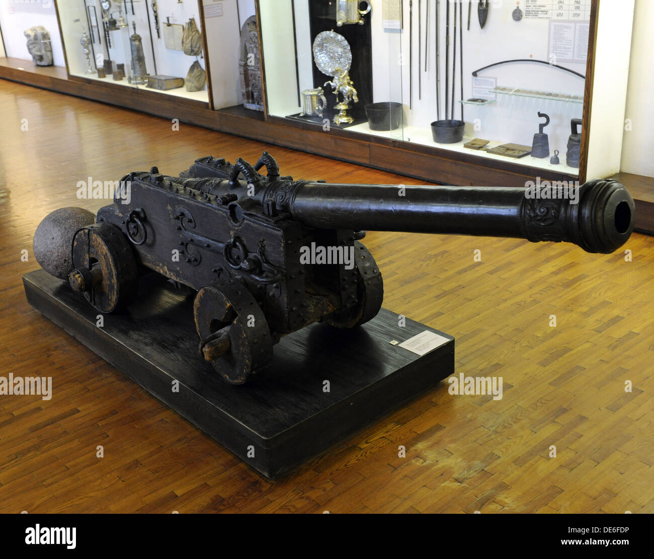 Bronze kanone -Fotos und -Bildmaterial in hoher Auflösung – Alamy