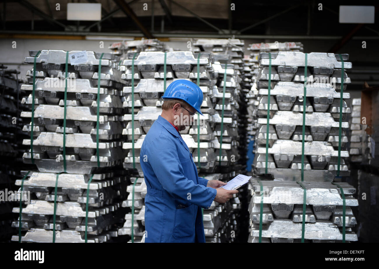 Berlin, Deutschland, Aluminium-Barren in Aluminium Arbeit der BAGR ...