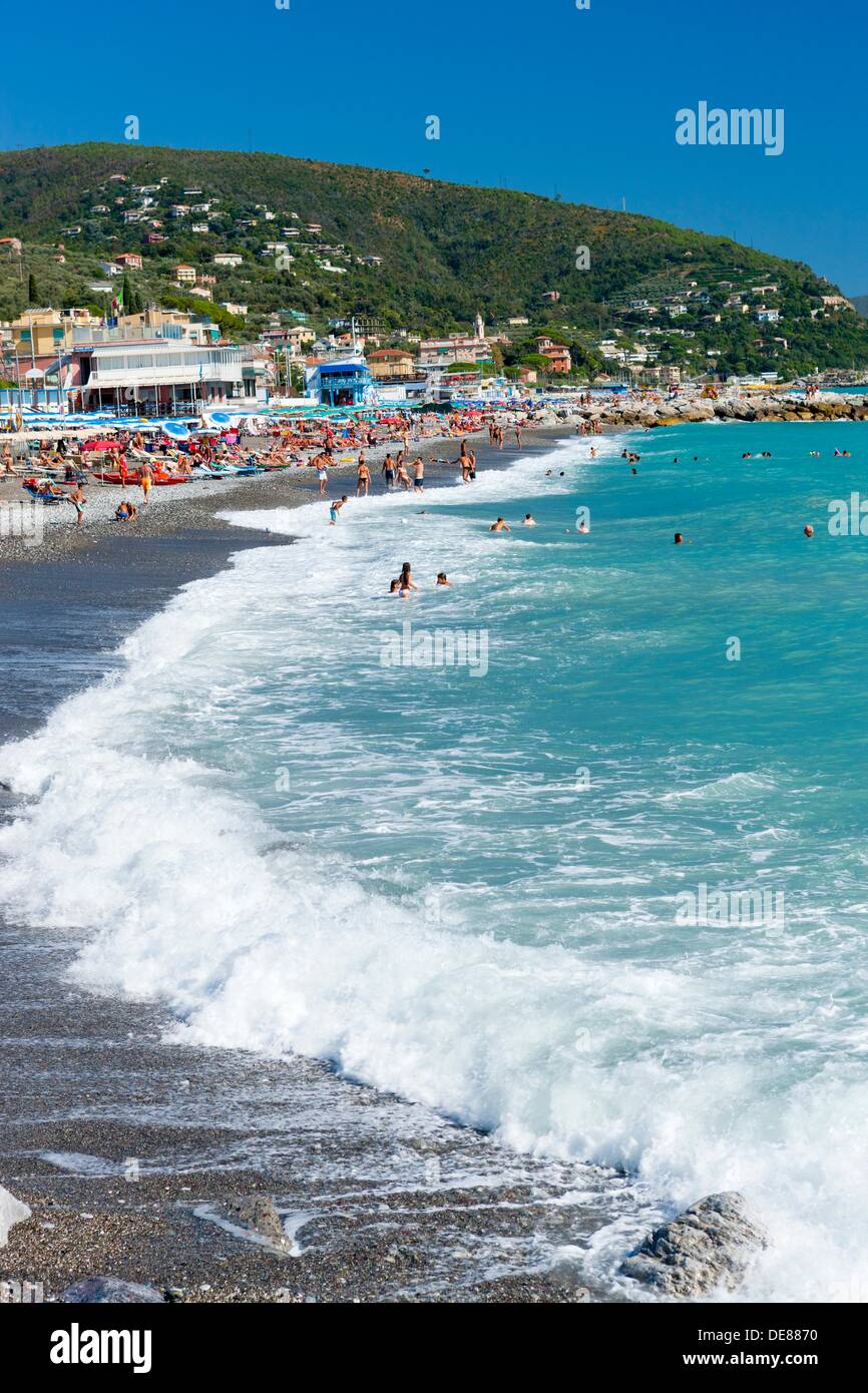 Strand von Cava di Lavagna, Golf von Tigullio, Provinz Genua, Ligurien ...
