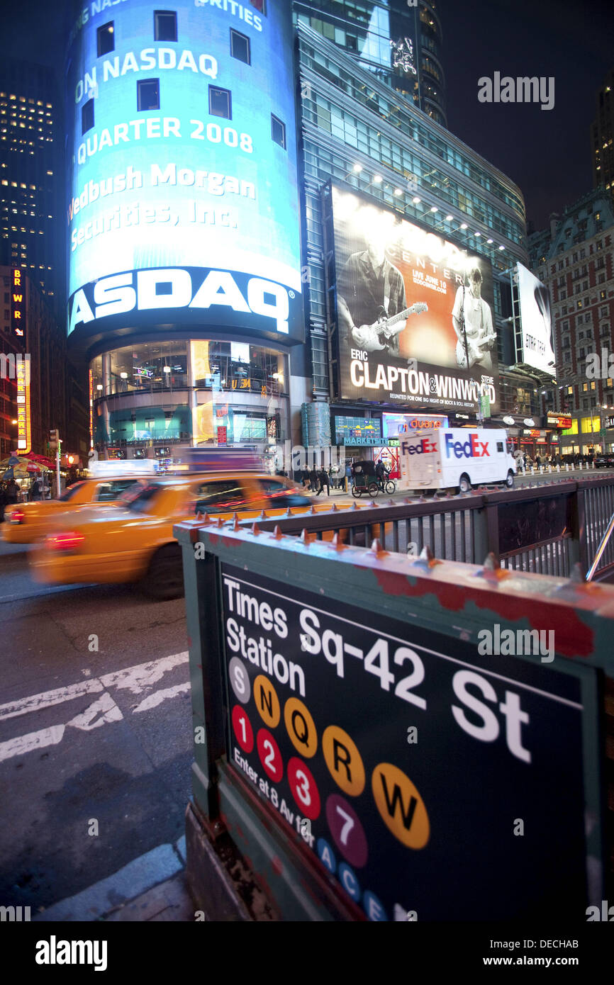 Times square information -Fotos und -Bildmaterial in hoher Auflösung ...