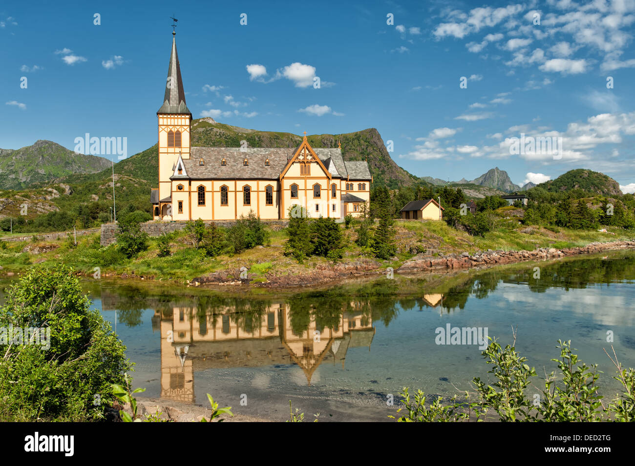 Vagan Kirche - Kathedrale der Lofoten Stockfotografie - Alamy