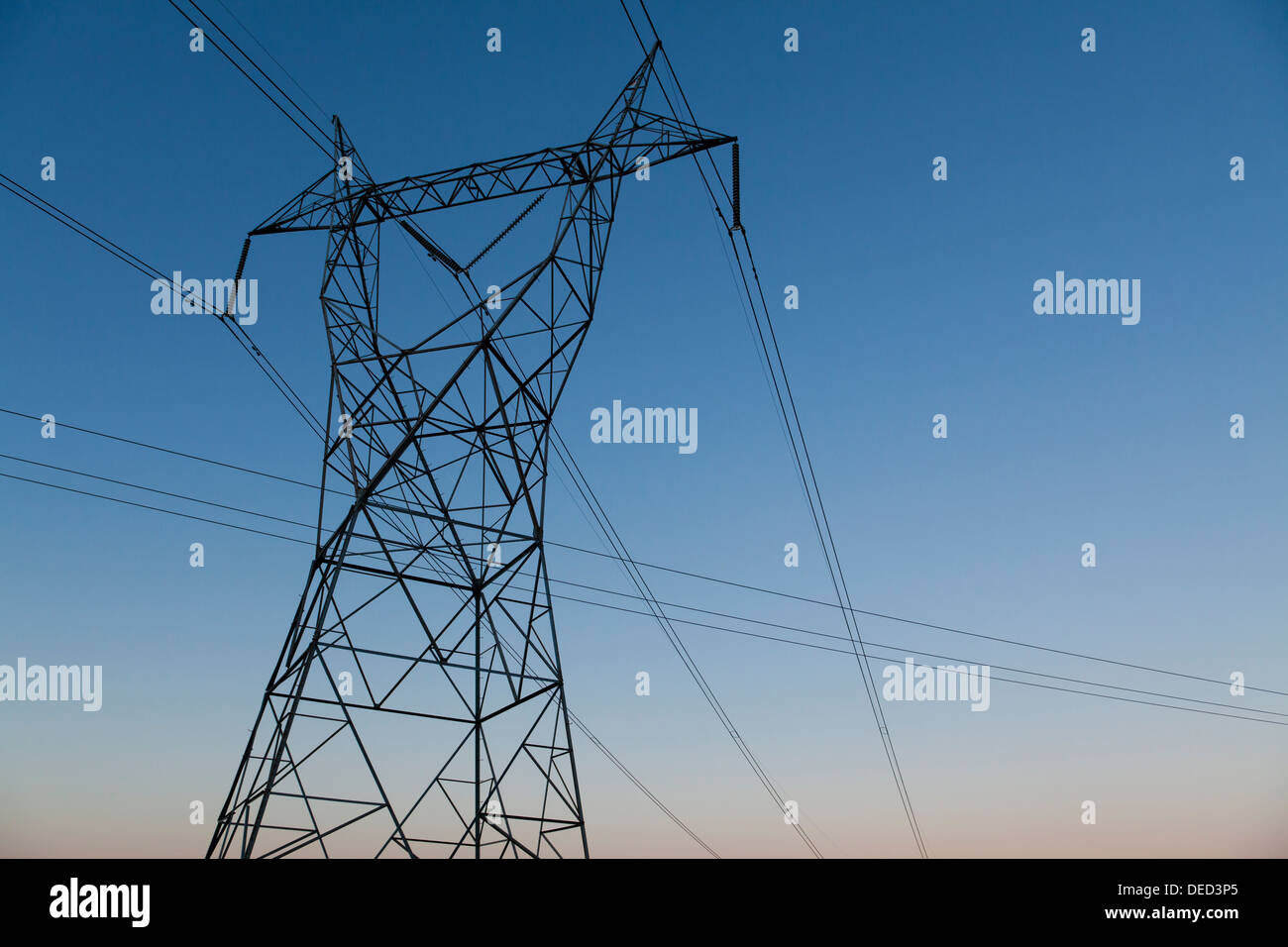 Electric pylon -Fotos und -Bildmaterial in hoher Auflösung – Alamy