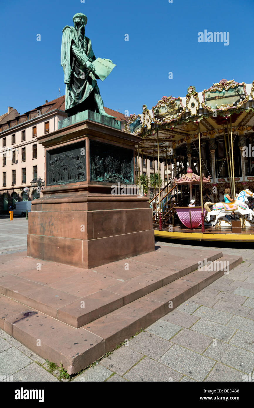 Statue of gutenberg on place gutenberg strasbourg Stockfotos und ...