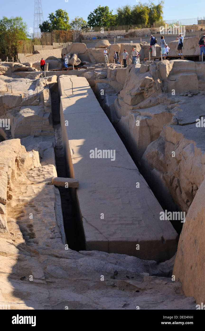 Unvollendeter obelisk assuan -Fotos und -Bildmaterial in hoher ...