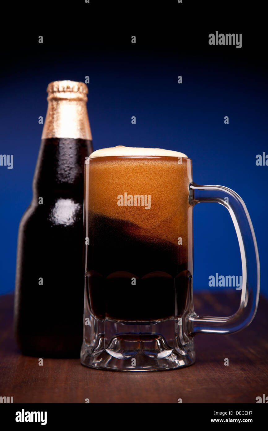 Bierflasche glas -Fotos und -Bildmaterial in hoher Auflösung – Alamy