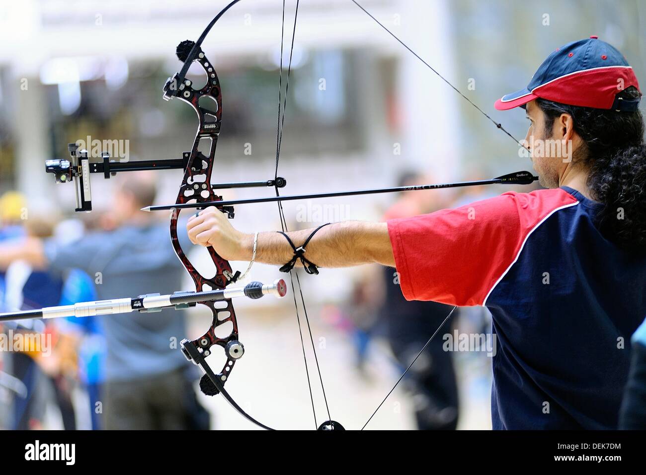 Schieße den bogenpfeil -Fotos und -Bildmaterial in hoher Auflösung – Alamy