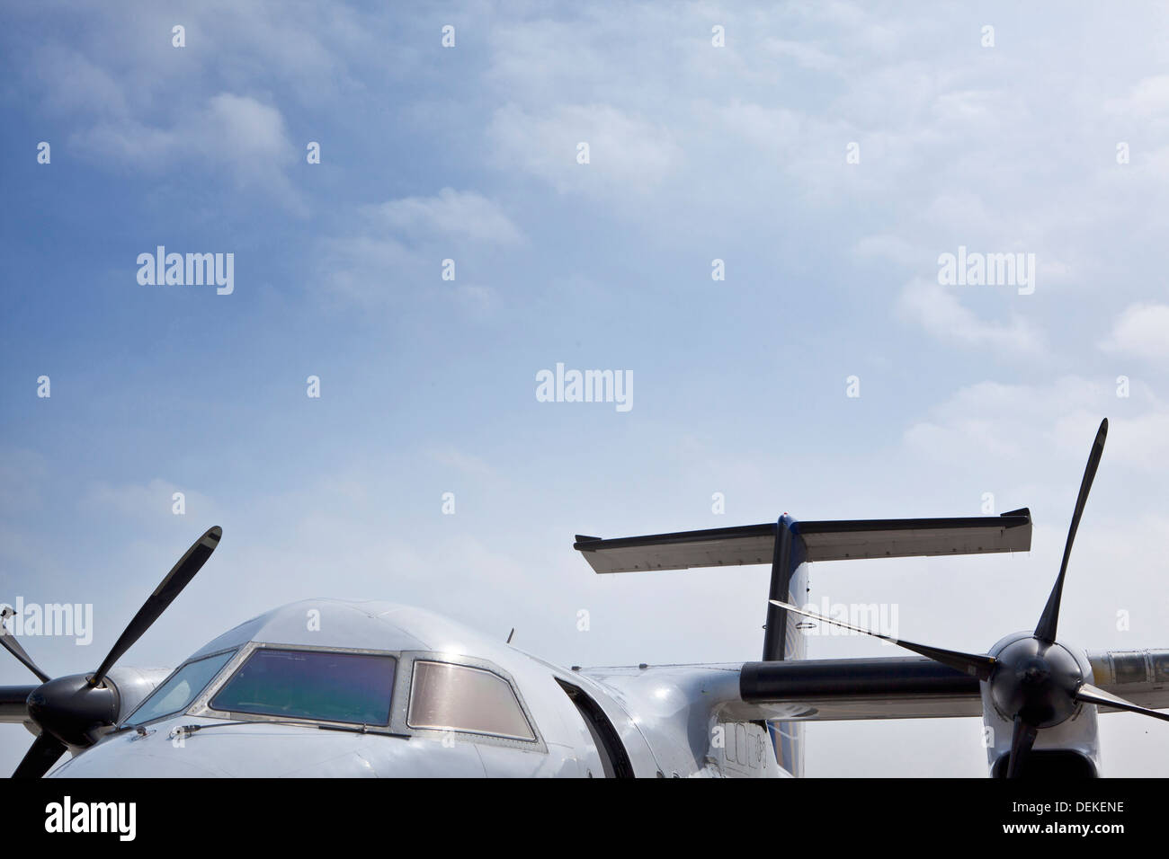 Propeller aeroplane -Fotos und -Bildmaterial in hoher Auflösung – Alamy