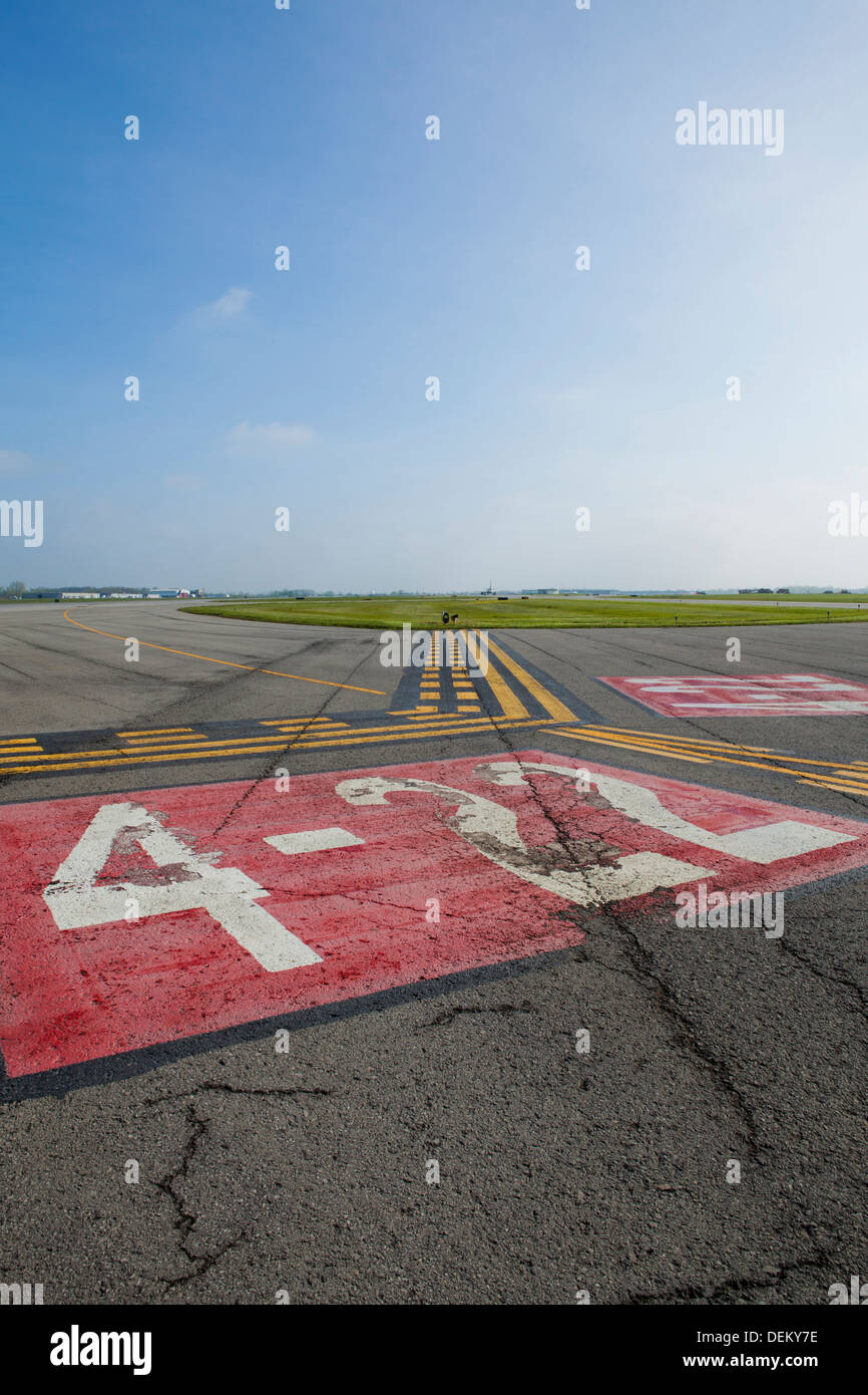 Flugzeug landebahn -Fotos und -Bildmaterial in hoher Auflösung – Alamy