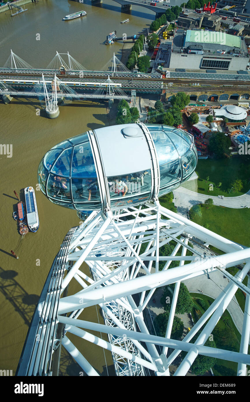 London eye inside tourists -Fotos und -Bildmaterial in hoher Auflösung ...