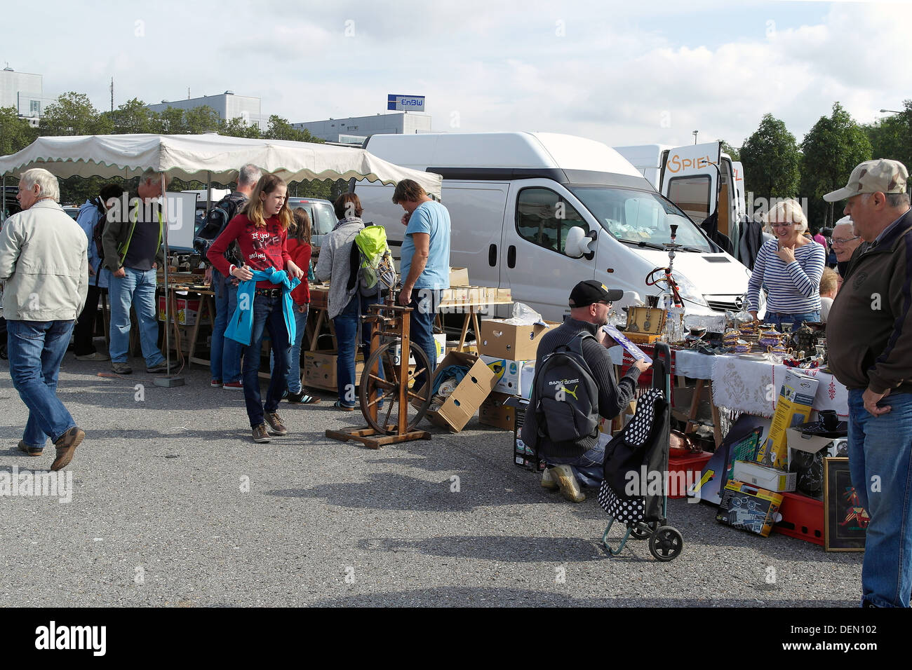 Garage flohmarkt Stockfotos und -bilder Kaufen - Alamy