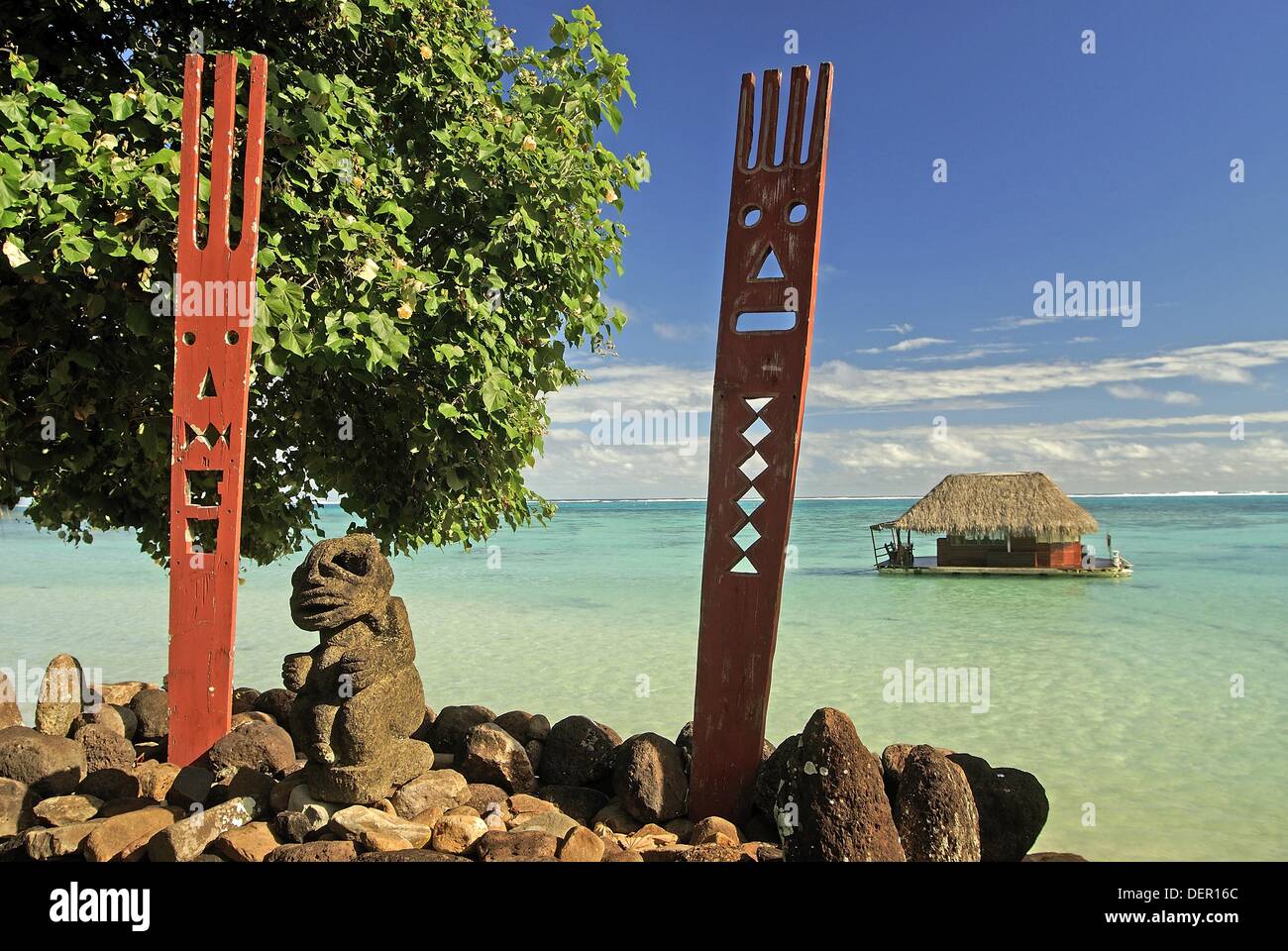 Tiki village -Fotos und -Bildmaterial in hoher Auflösung – Alamy