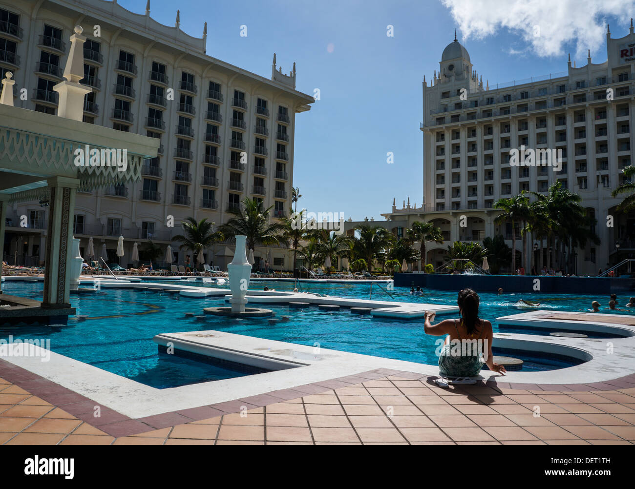 Hotel riu palace aruba -Fotos und -Bildmaterial in hoher Auflösung – Alamy