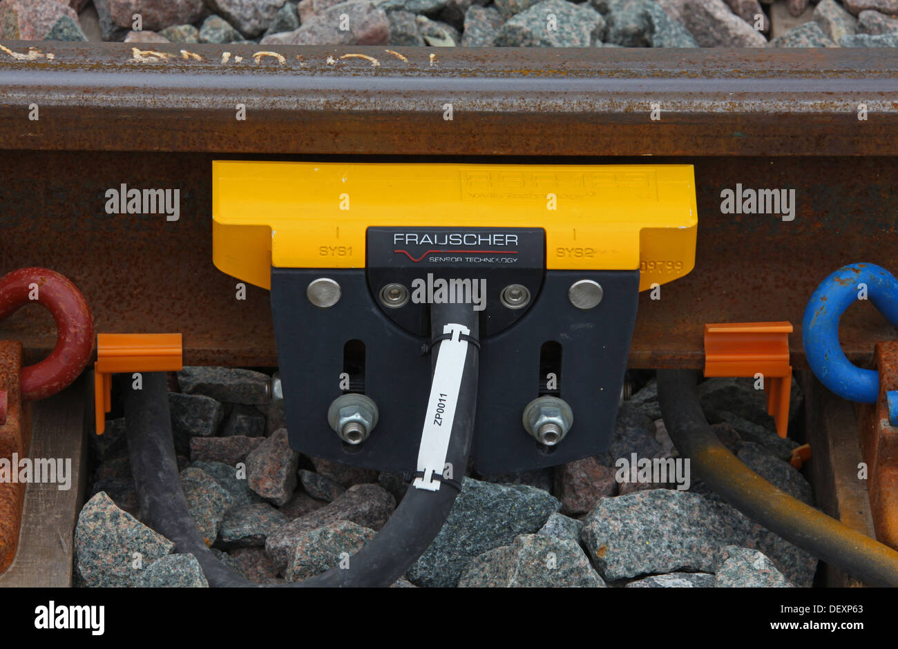 Eine magnetische Radsensor installiert auf Gleis um den Durchgang von ...