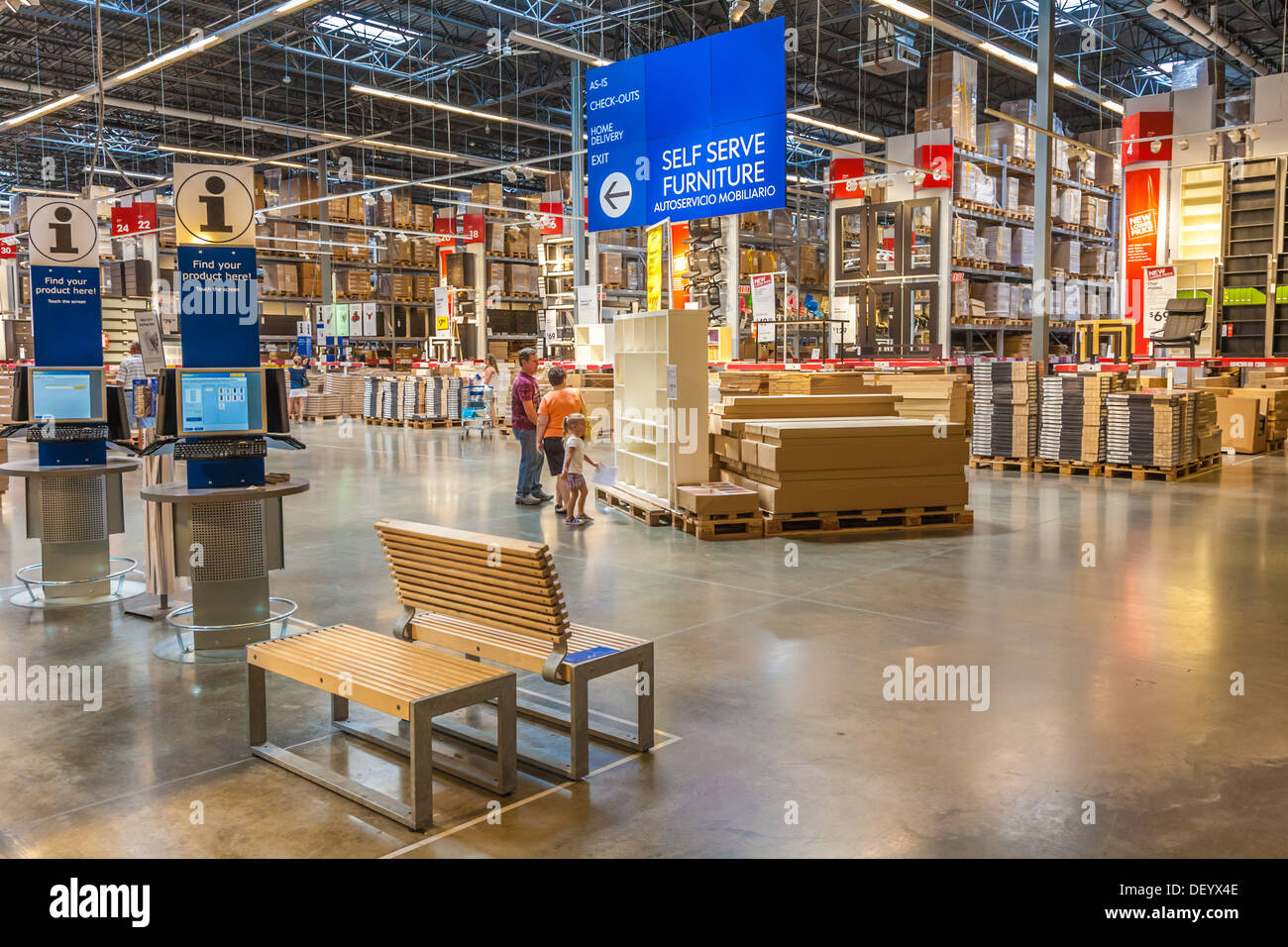 Ikea warehouse self -Fotos und -Bildmaterial in hoher Auflösung – Alamy