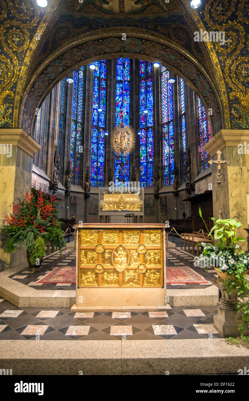 Pala doro -Fotos und -Bildmaterial in hoher Auflösung – Alamy