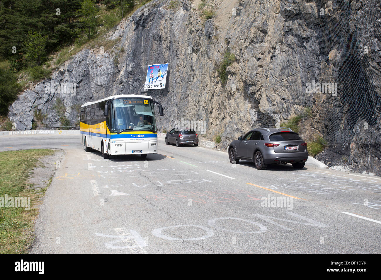 Festes straßenbiegungszeichen -Fotos und -Bildmaterial in hoher ...