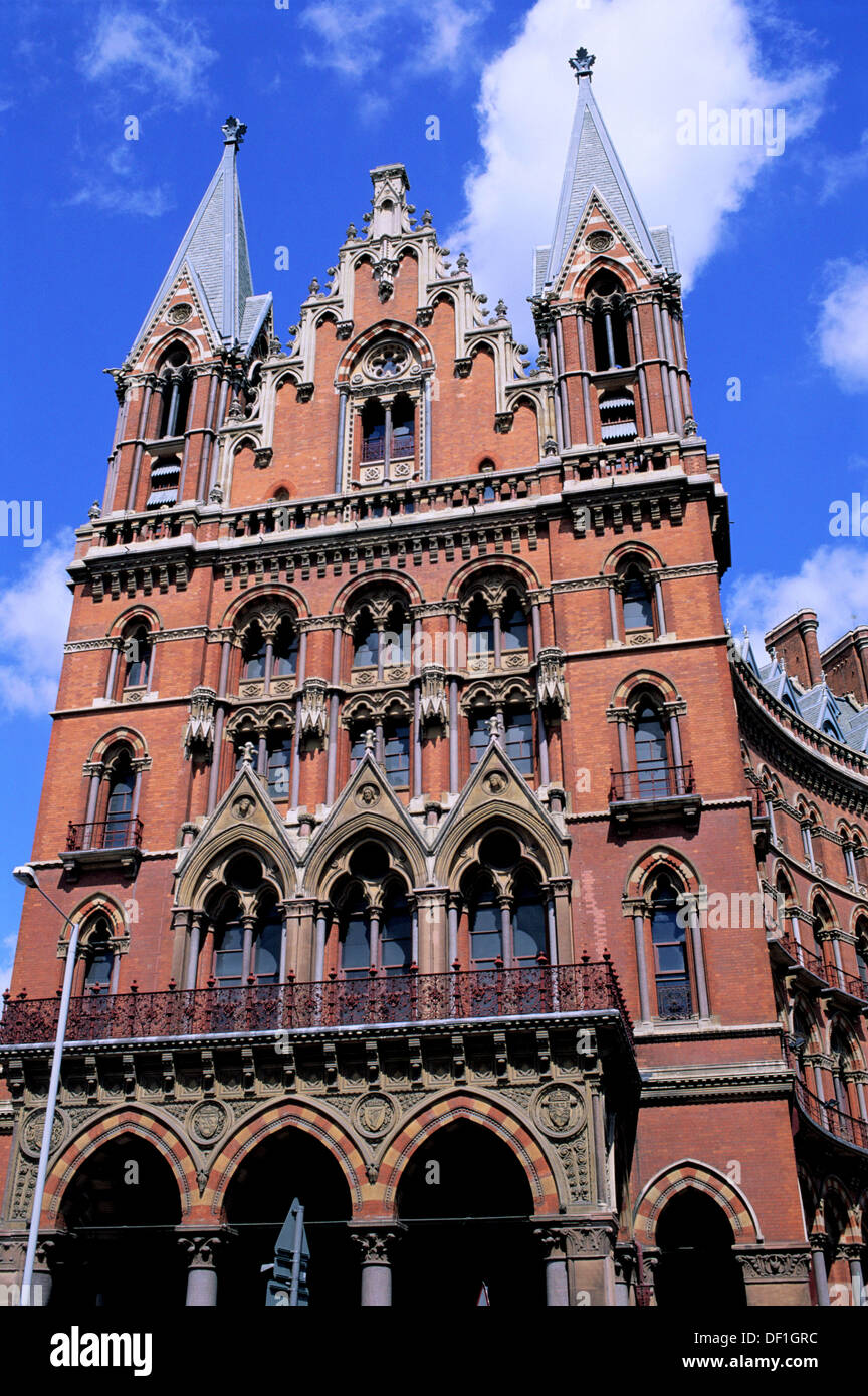 Victorian gothic revival architecture -Fotos und -Bildmaterial in hoher ...