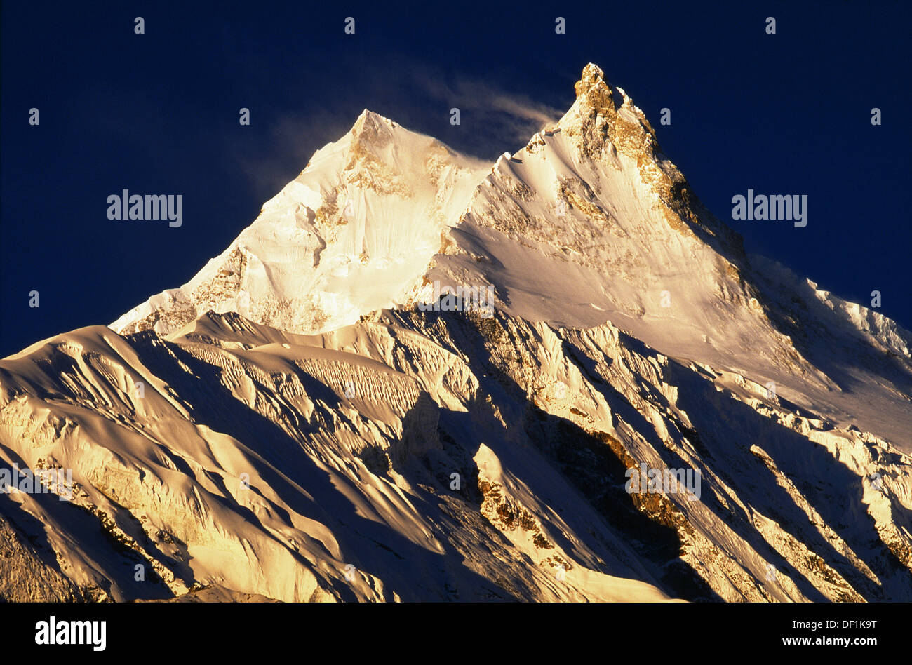 Manaslu himal -Fotos und -Bildmaterial in hoher Auflösung – Alamy