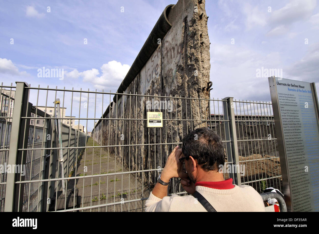 Historische alte berliner mauer fotos -Fotos und -Bildmaterial in hoher ...