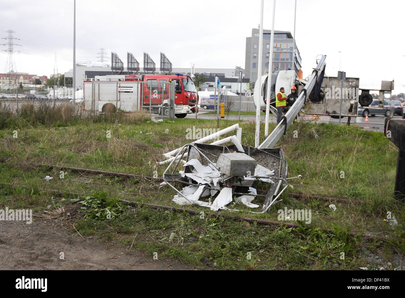 Crane catastrophe poland gdansk working platform -Fotos und ...