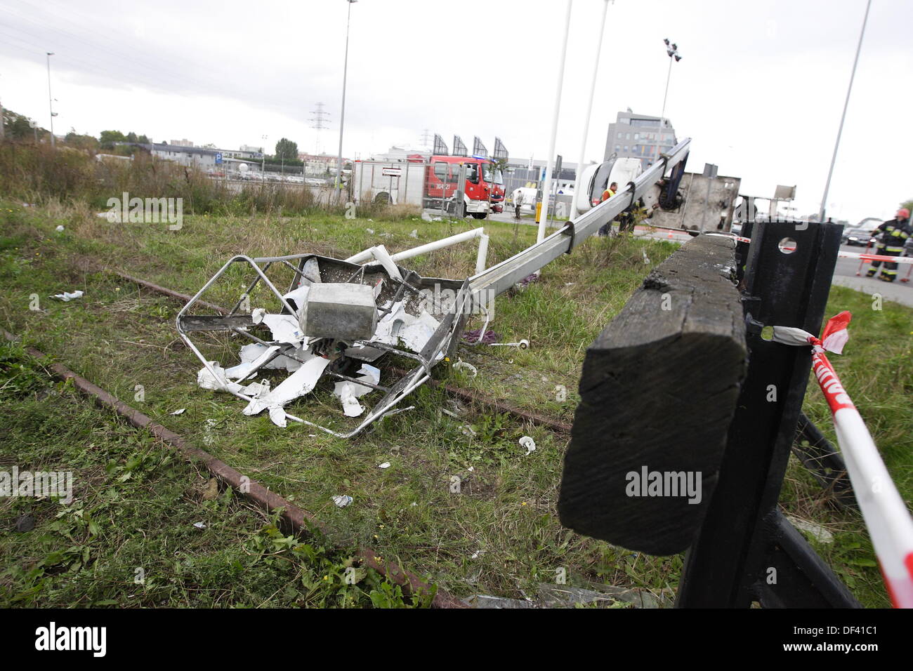 Crane catastrophe poland gdansk working platform -Fotos und ...