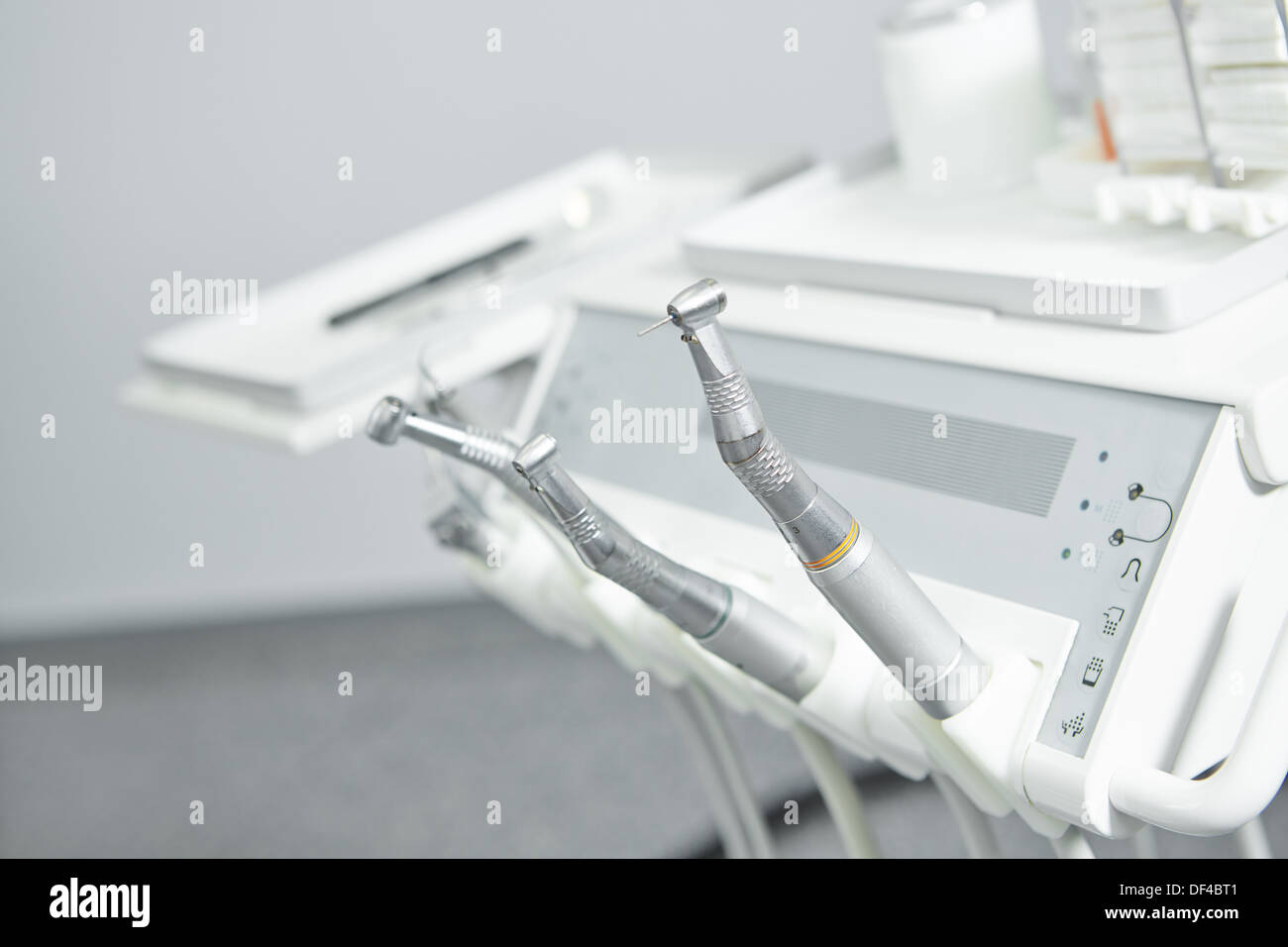Zahnarzt instrumente -Fotos und -Bildmaterial in hoher Auflösung – Alamy