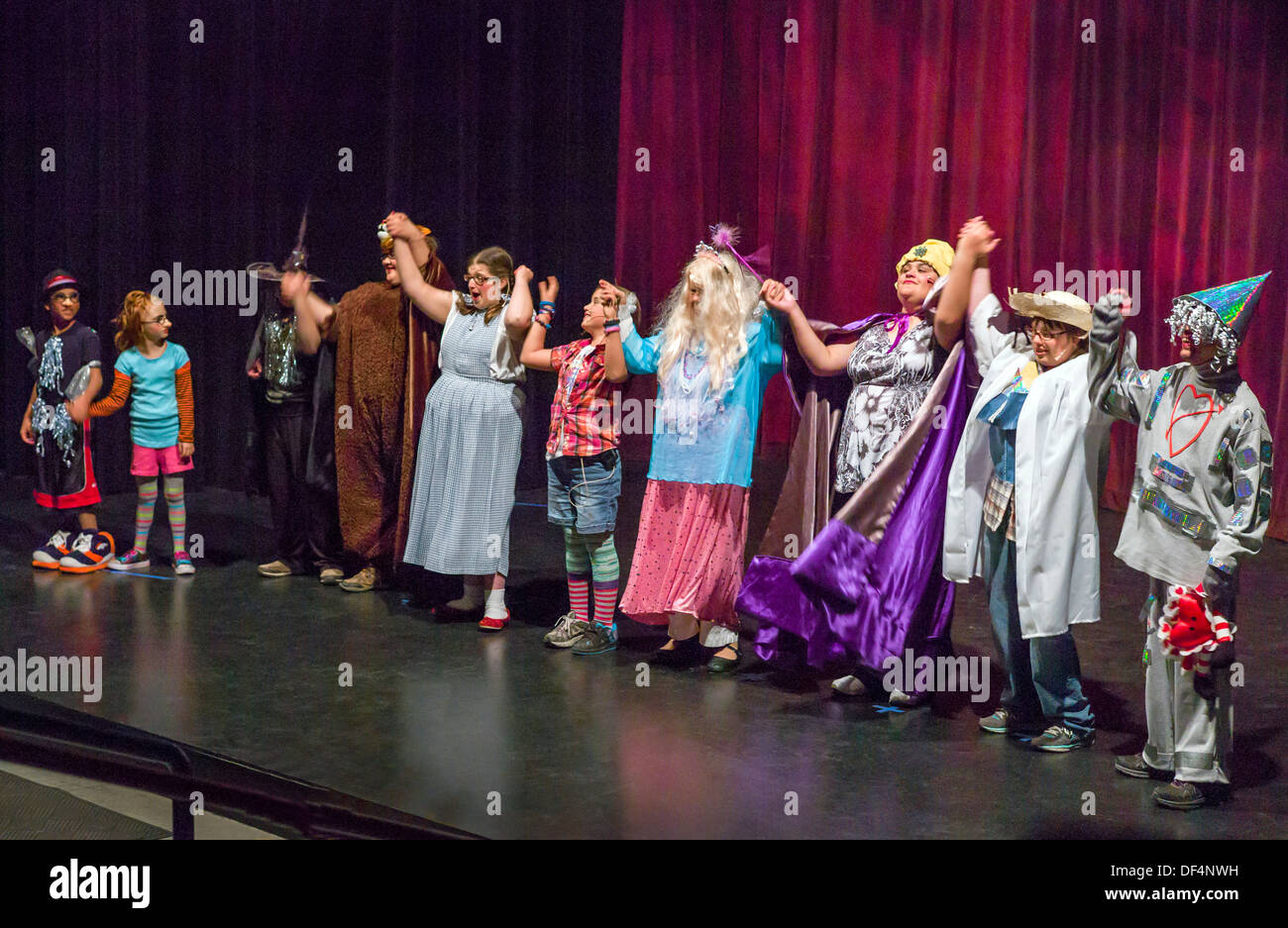 Geistig behinderte menschen -Fotos und -Bildmaterial in hoher Auflösung ...