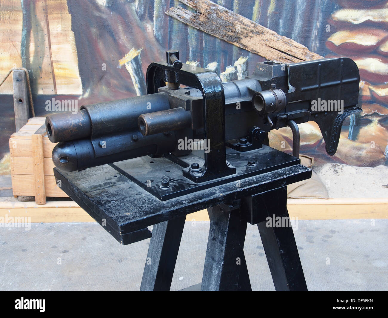 Die 37 mm-Panzerabwehrkanone SA18 wird im Musée des Blindés ...