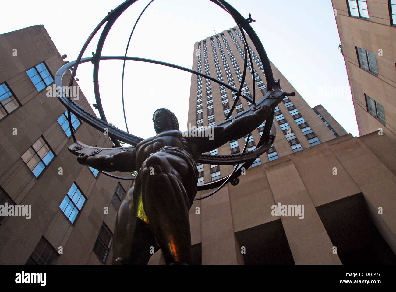 Atlas statue rockefeller plaza center new york city -Fotos und ...