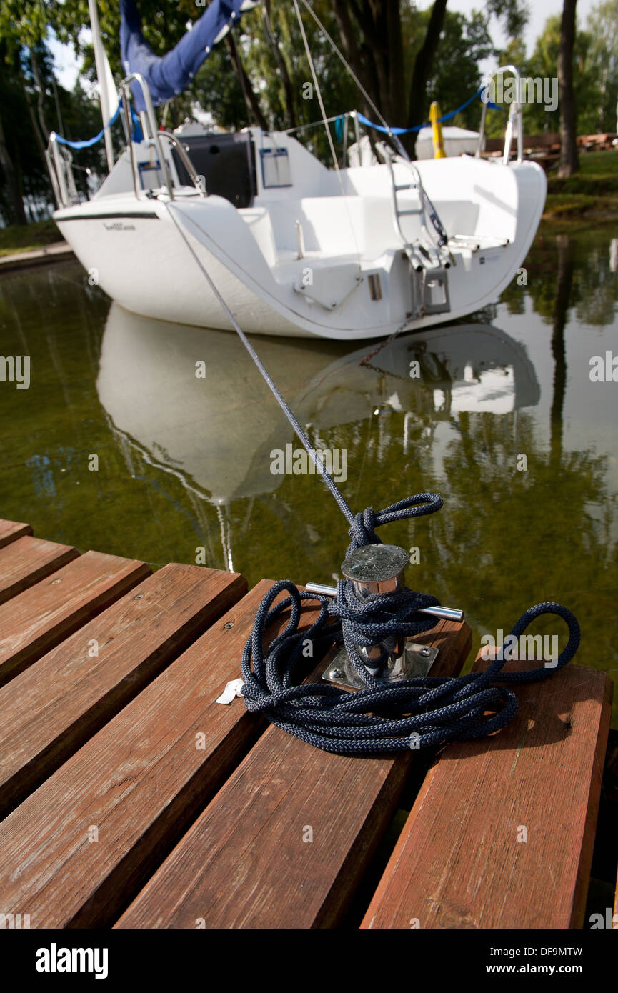Einmast segelboot -Fotos und -Bildmaterial in hoher Auflösung – Alamy