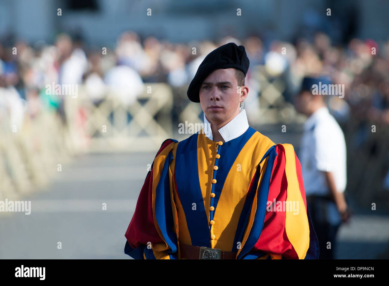 Swiss guards vatican church -Fotos und -Bildmaterial in hoher Auflösung ...