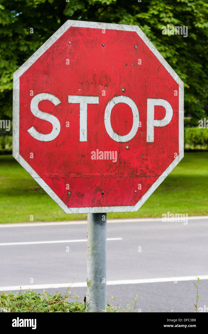 Octagonal stop sign -Fotos und -Bildmaterial in hoher Auflösung – Alamy