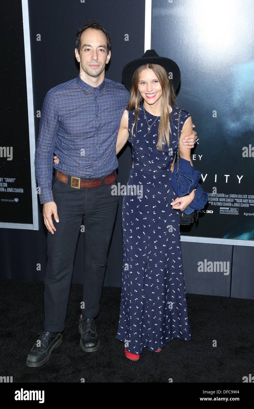 Justyna Sroka Hammond And Albert Hammond Jr Stockfotos und -bilder ...