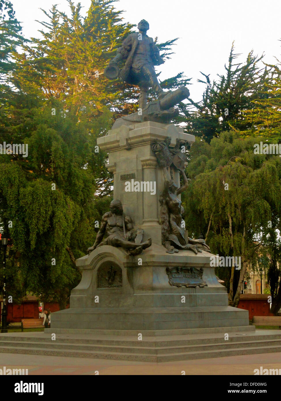 Statue der portugiesischer Seefahrer und Entdecker Ferdinand Magellan ...