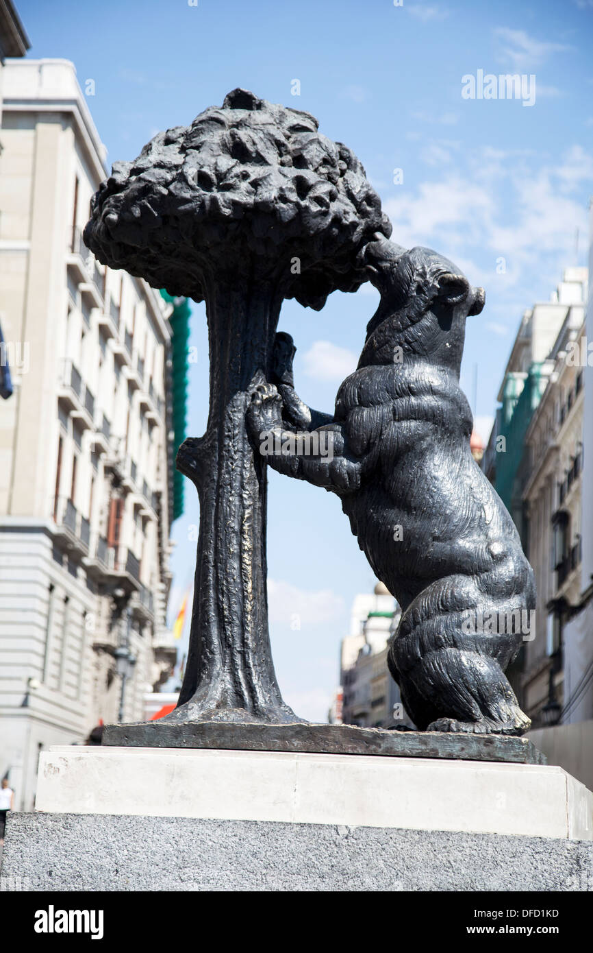 La osa y el madrono -Fotos und -Bildmaterial in hoher Auflösung – Alamy