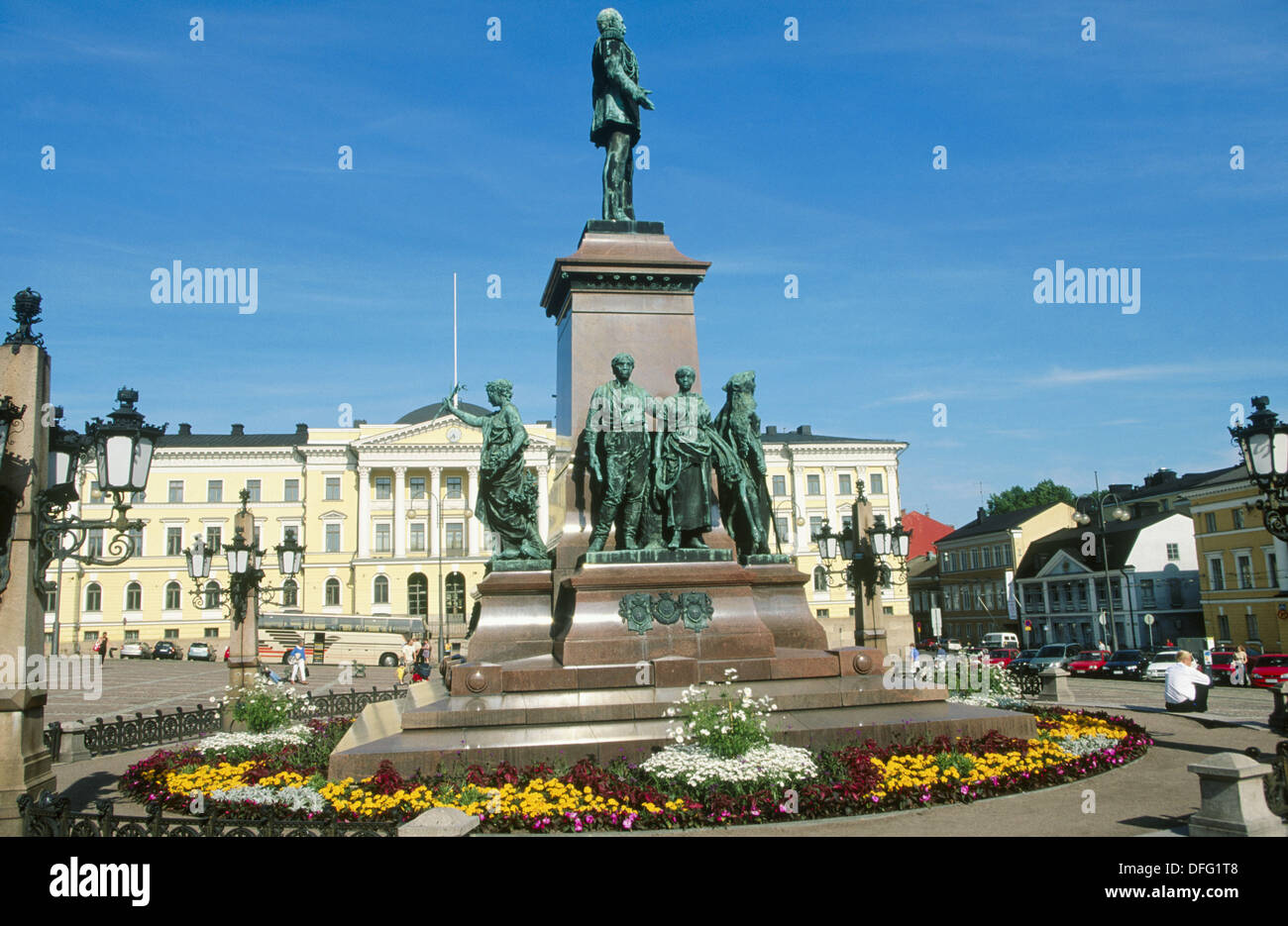 Kathedrale und Statue von Alexander II. am Senatsplatz in der Altstadt ...
