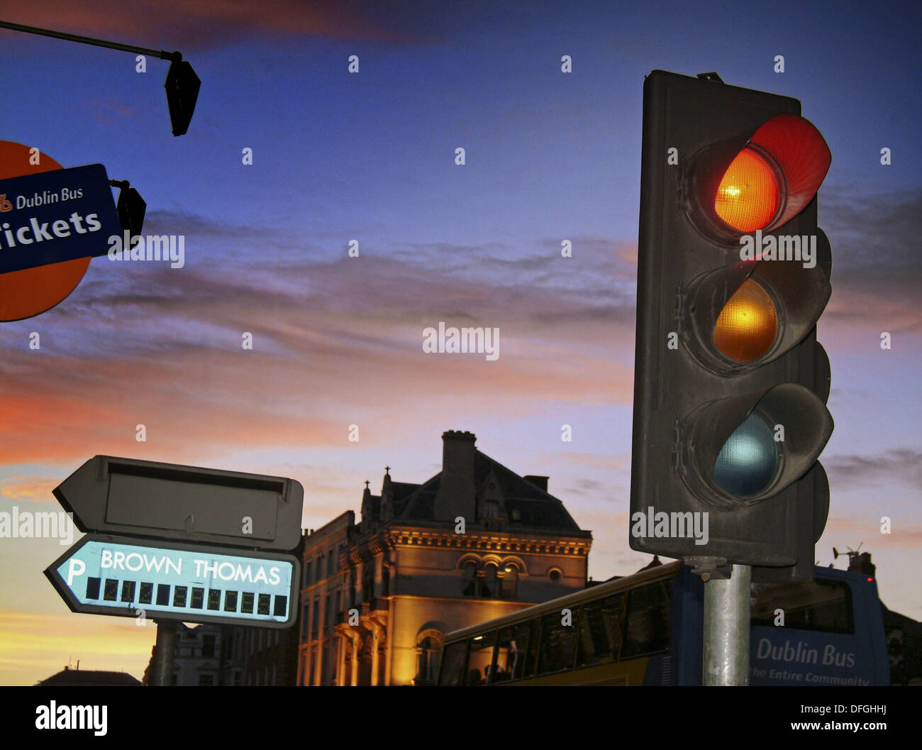 Road sign dublin ireland eire -Fotos und -Bildmaterial in hoher ...