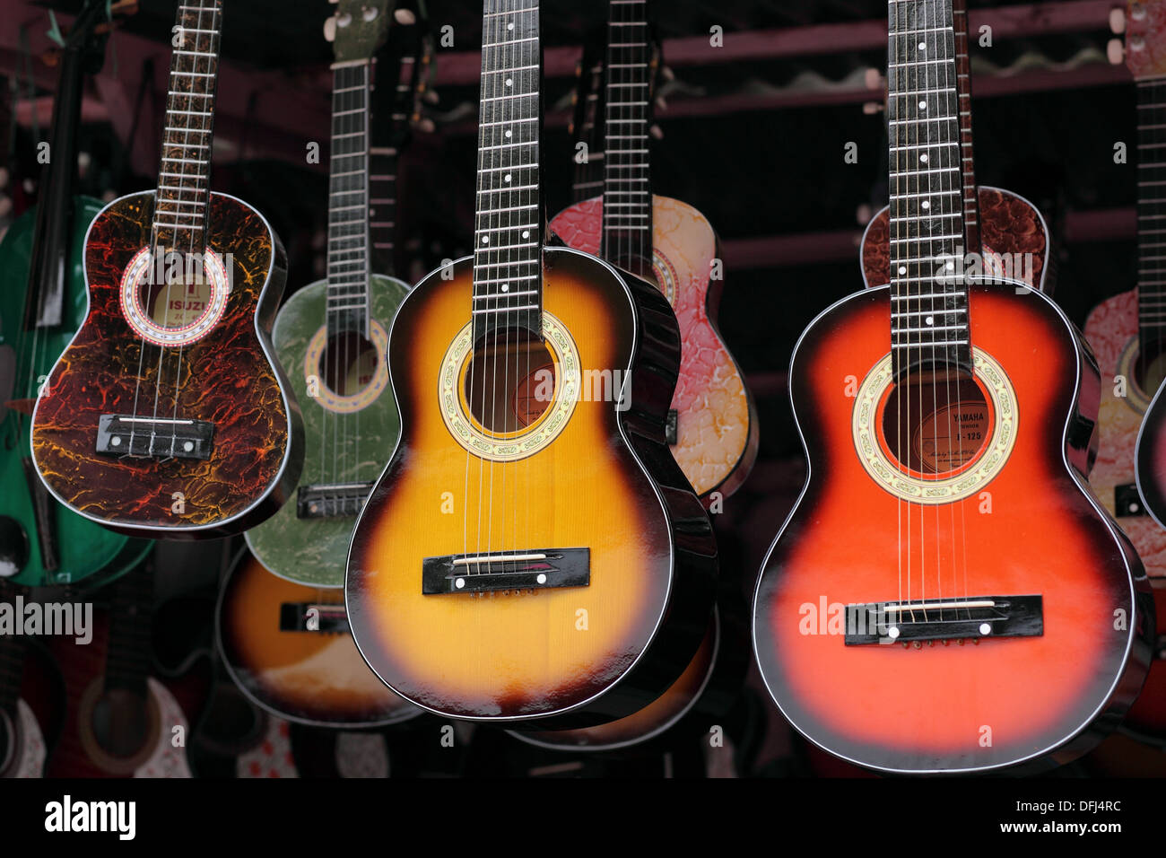 Sortiment von gitarren -Fotos und -Bildmaterial in hoher Auflösung – Alamy