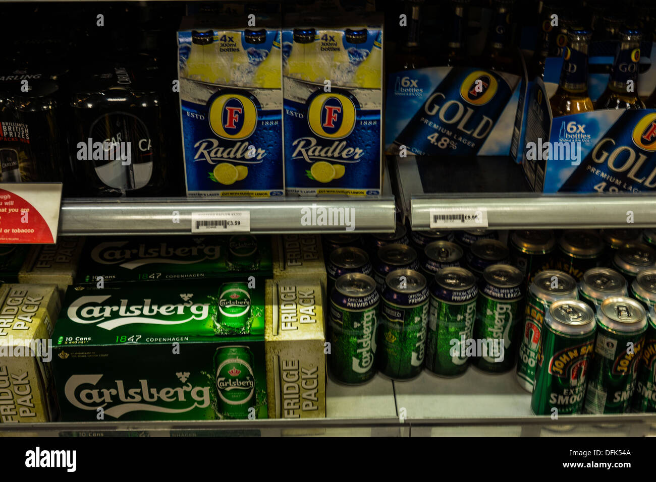 Großes bier -Fotos und -Bildmaterial in hoher Auflösung – Alamy