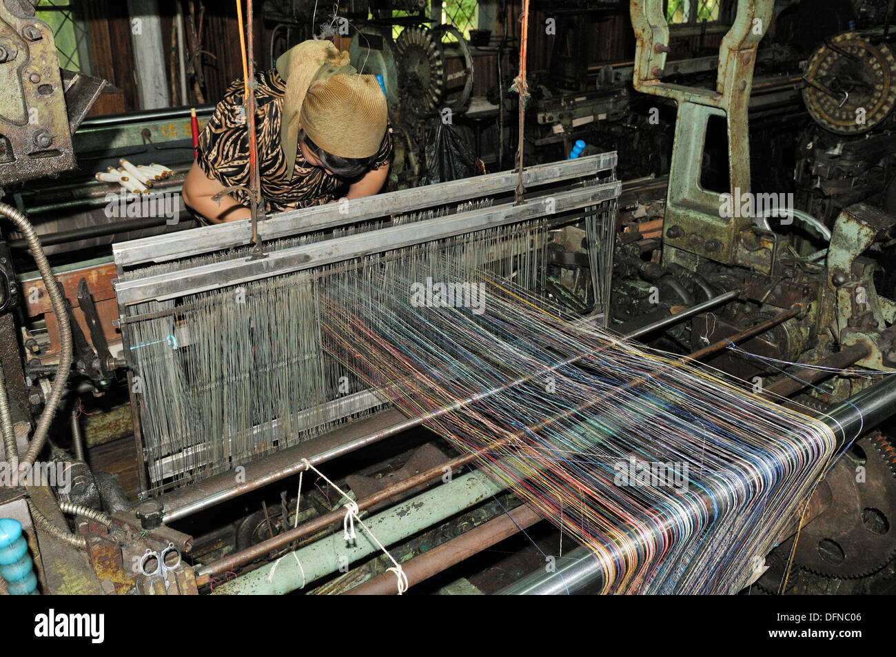 Mechanischer webstuhl -Fotos und -Bildmaterial in hoher Auflösung – Alamy