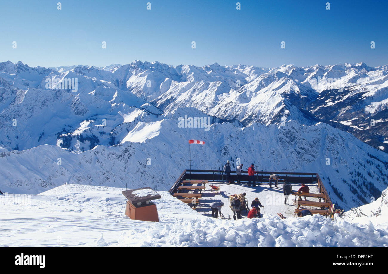 Skigebiet nebelhorn -Fotos und -Bildmaterial in hoher Auflösung – Alamy